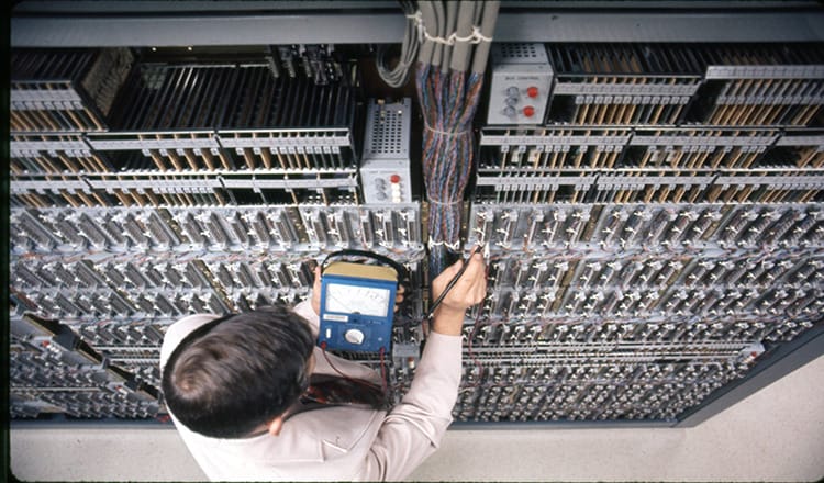 Types of Switches : Mechanical vs. Electronic Switches - Langir Electric