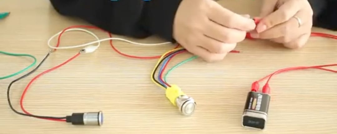 How to Wire a Push Button Switch? - 2, 4, 5 Pins (From Langir)